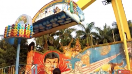 Rainbow Huss mit Enterprise Rückwand | Kirmesforum.de