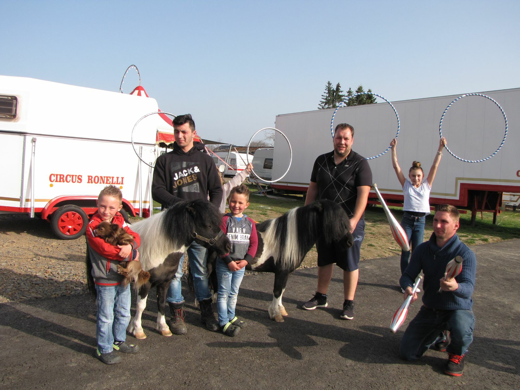 Zirkus - Circus RONELLI (Fernando + Maike Trumpf) - Saisonpremiere 2021 ...